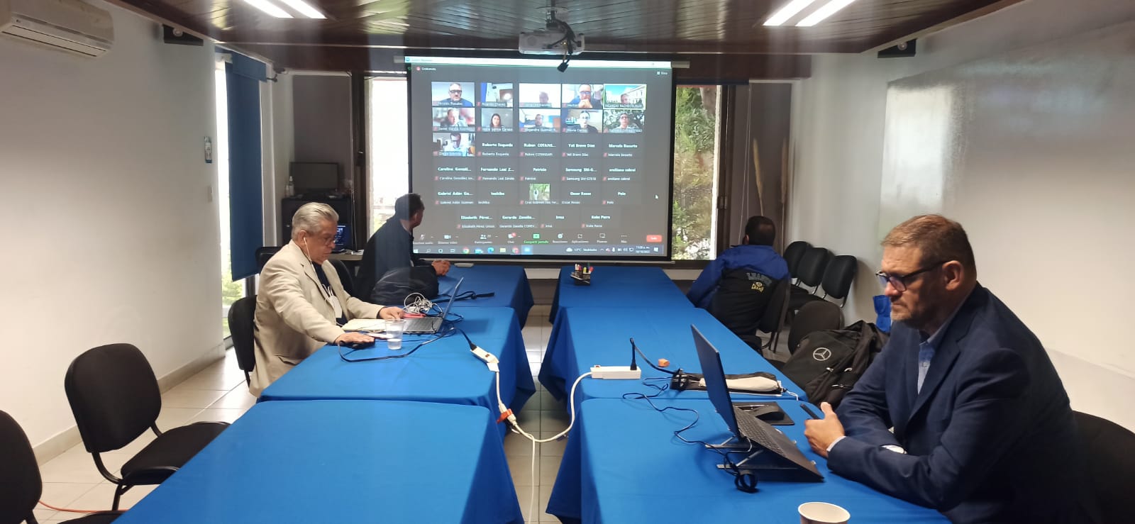 El 13 premio de Transporte de la AMTM declara empate técnico en el ...